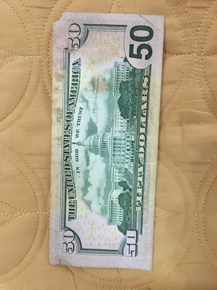 Em có tờ 50 đô cũ và rách một tí ở góc như này | VOZ