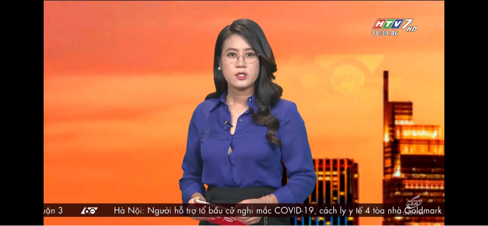 Chị MC dẫn chương trình 60s HTV7 hôm nay ăn mặt mát thế :sexy: | theNEXTvoz